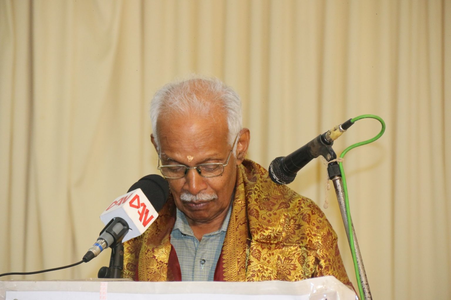 Facilitating the Coverage of the Event of Introducing the Book Written ...